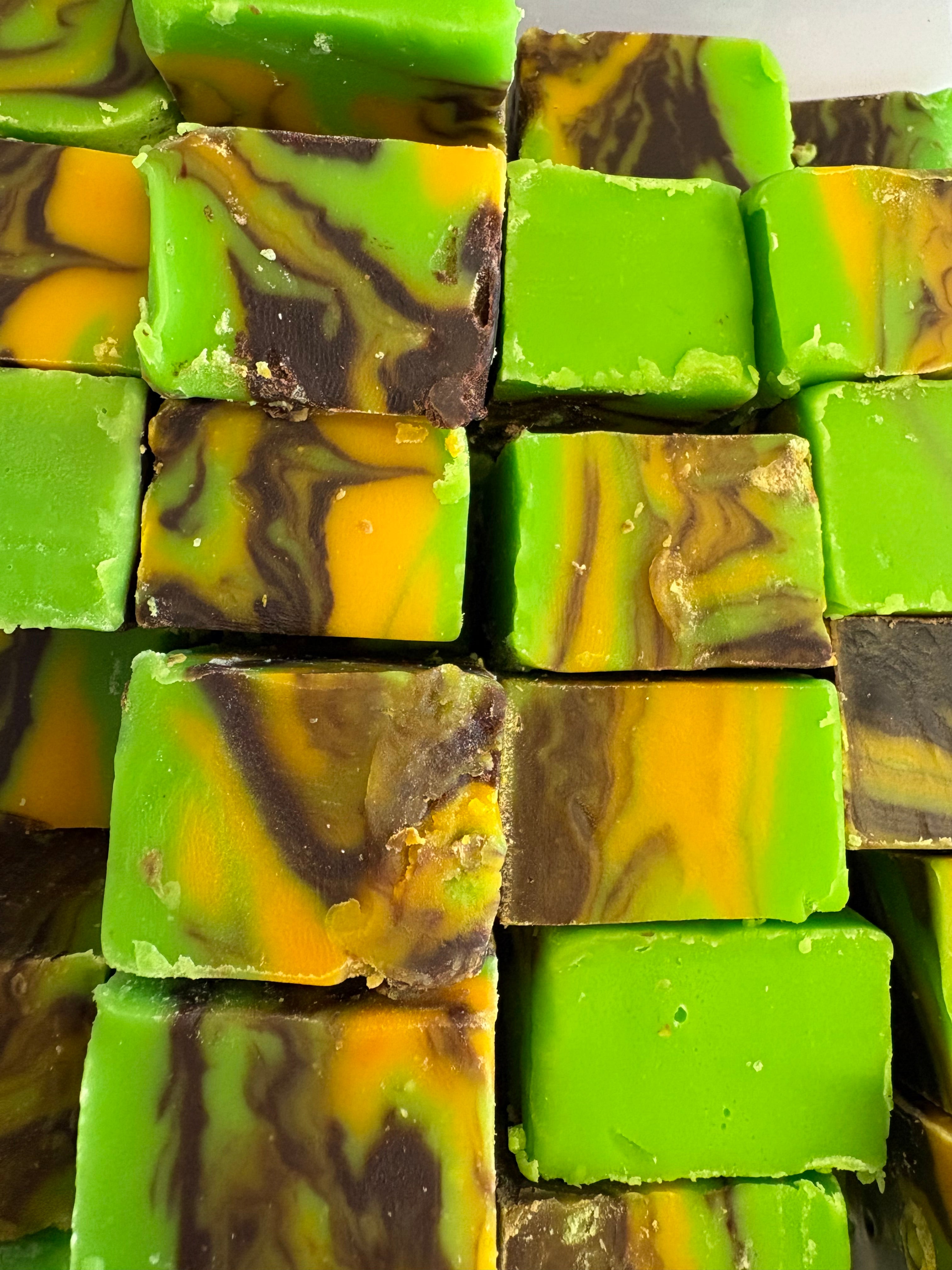 Chocolate honey & pistachio fudge 100g – Double Trouble Delights
